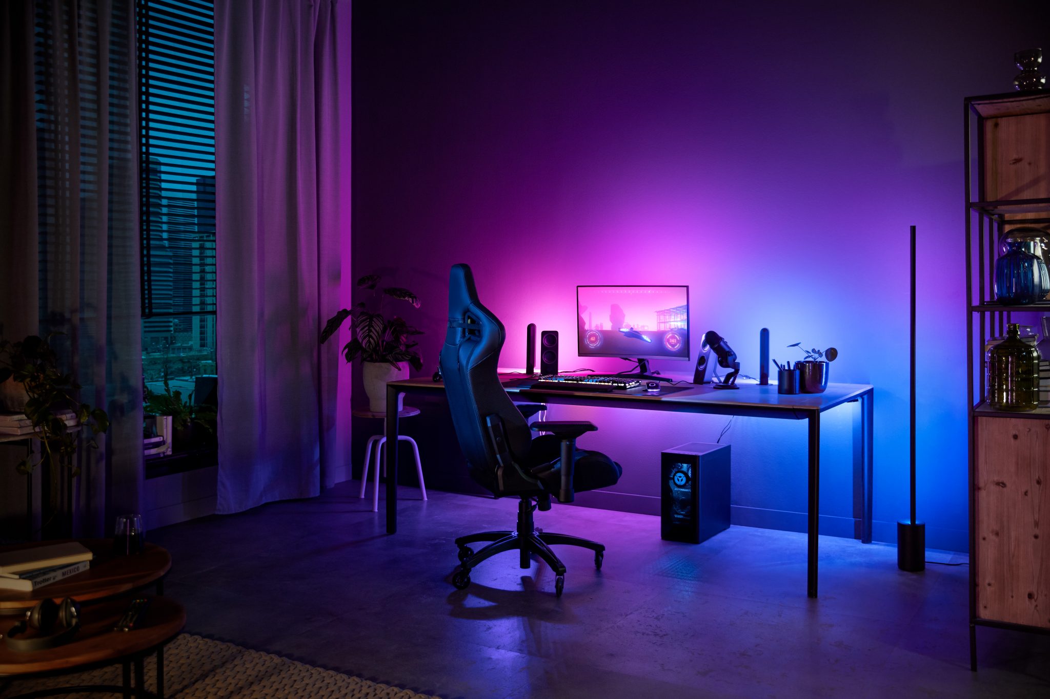 Philips Hue Play gradient lightstrip for PC - Hue Home Lighting